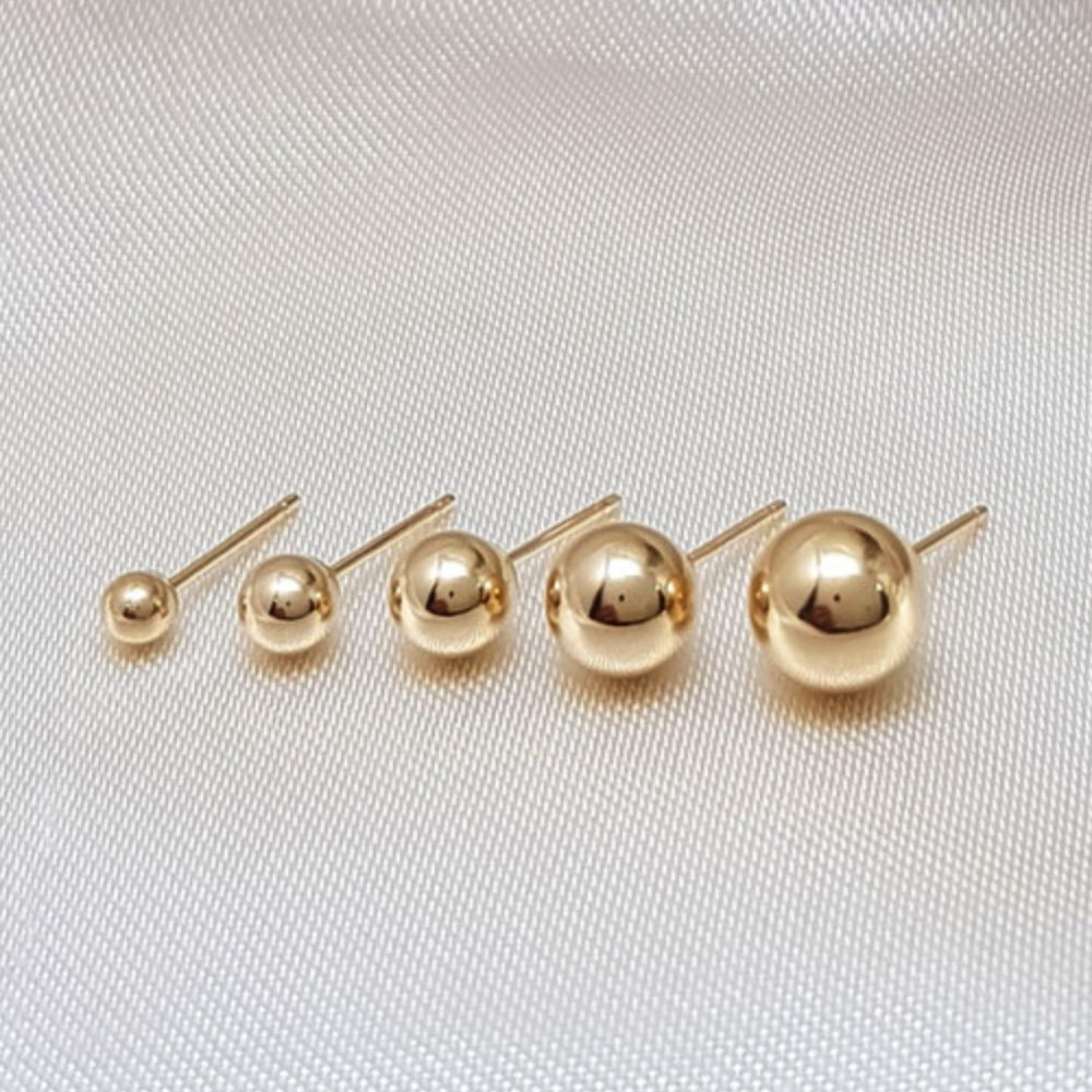 14K Gold Ball Stud Earrings | Musemond
