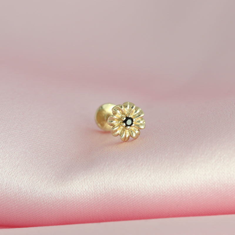 Mila Flower Labret Piercing 14K Gold | Musemond